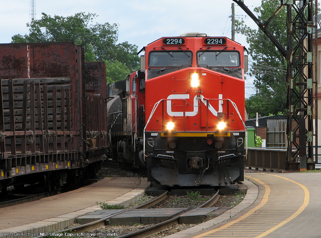 CN 2294 west at Brantford.